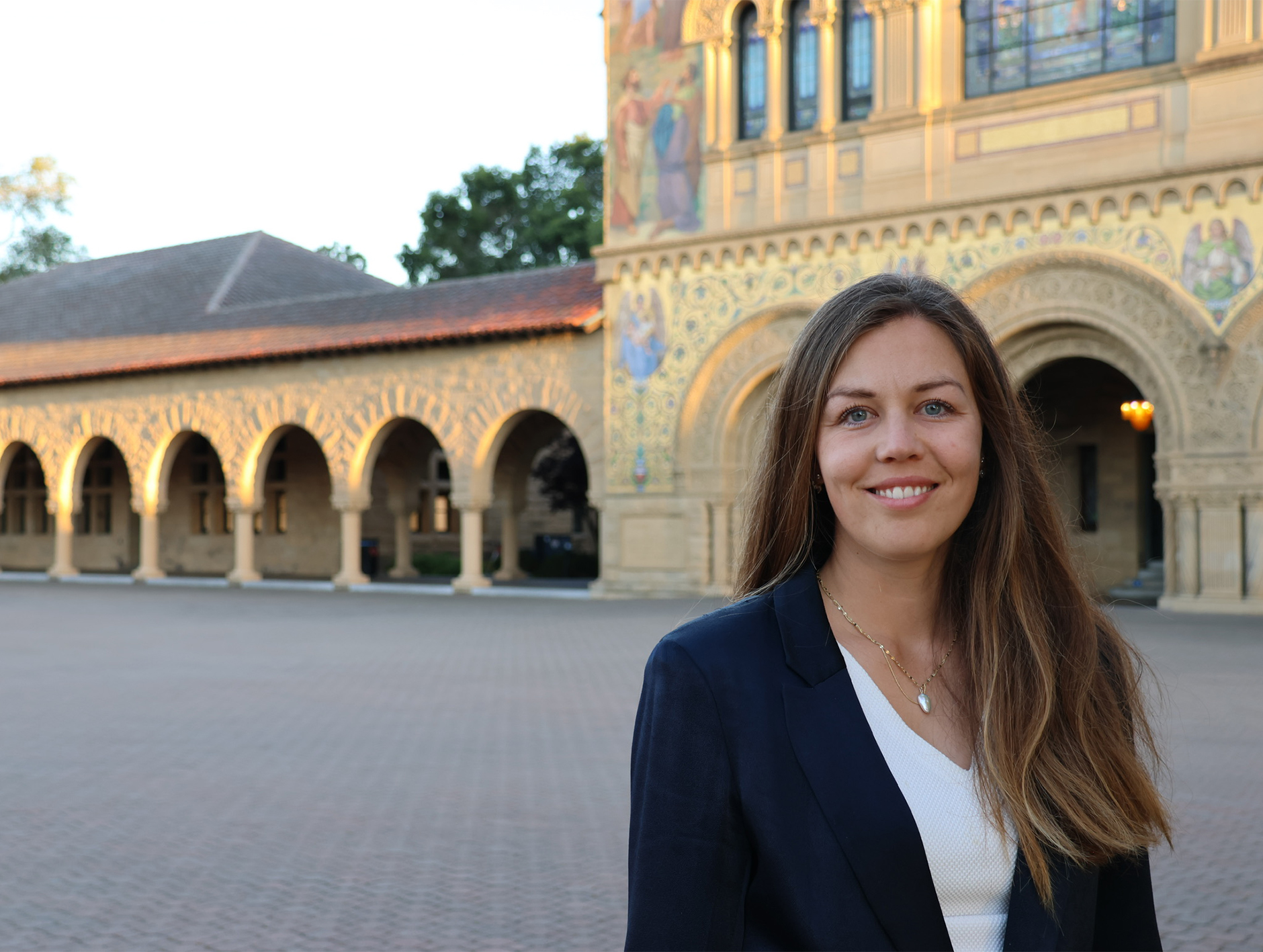 Contact – Laura van Dam, MD, PhD